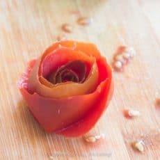 Smoked salmon, tomato, and avocado rose salad - Pinch me, I'm eating