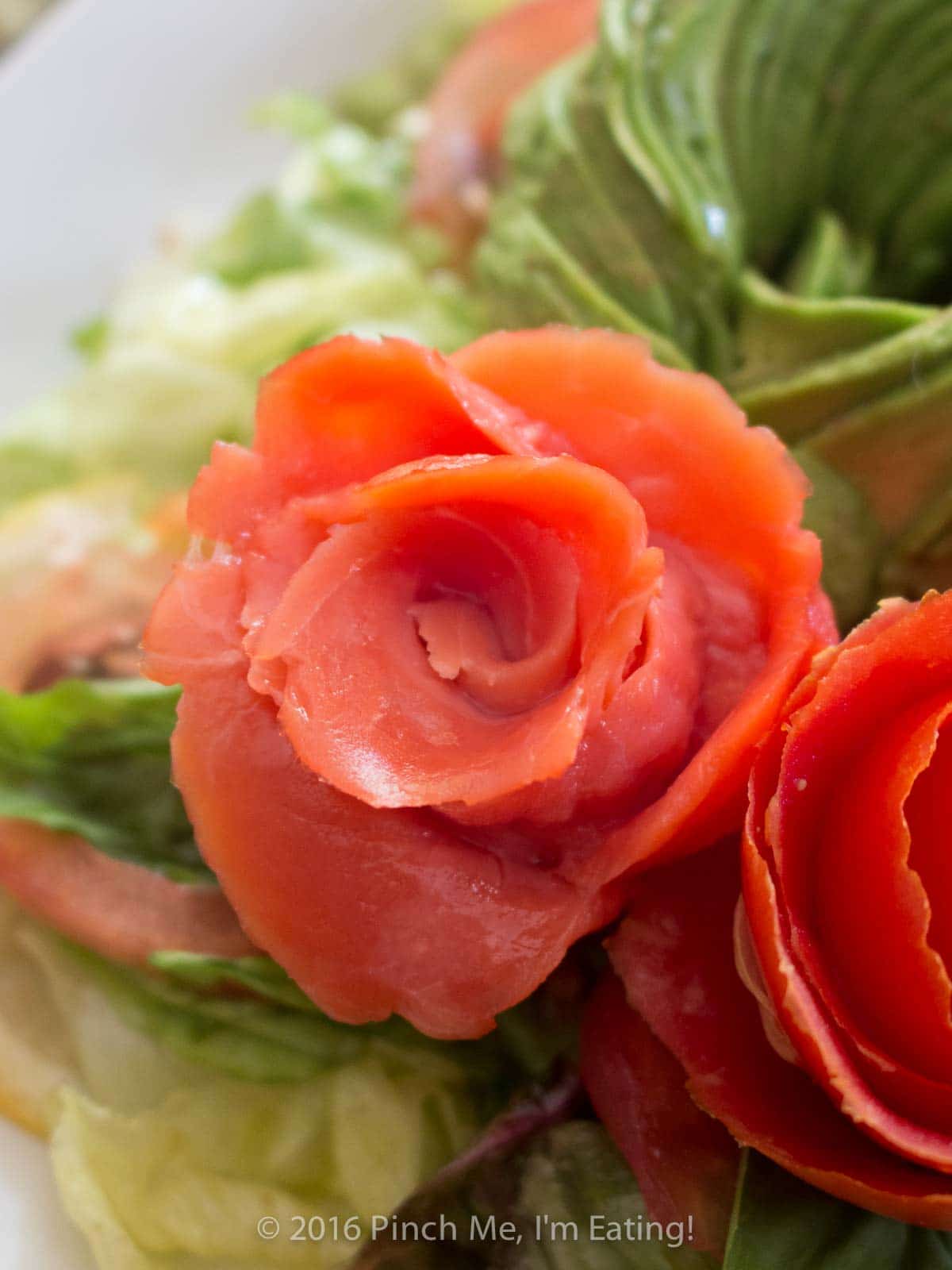 Smoked salmon, tomato, and avocado rose salad | Pinch me, I'm eating!