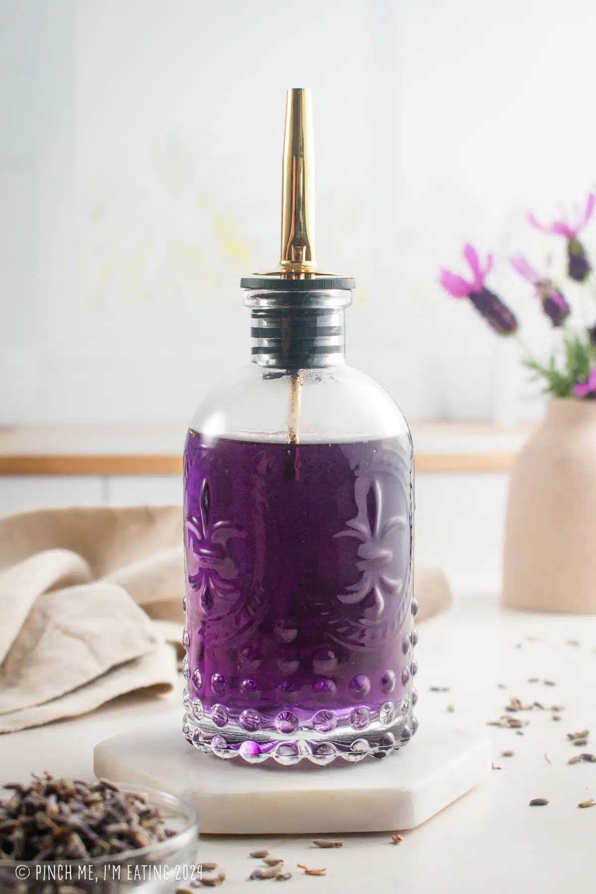 How to Make Homemade Dried Lavender Simple Syrup - Pinch me, I'm eating